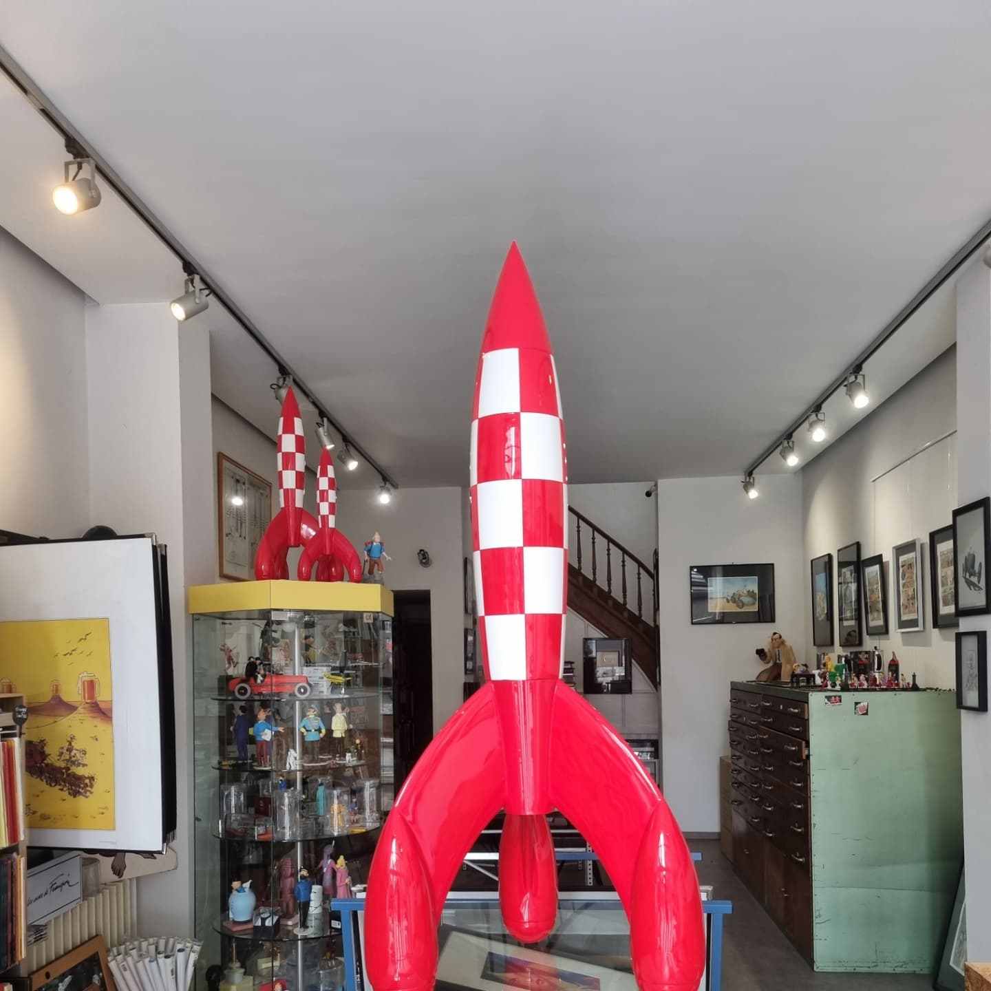Hergé - Fusée Tintin de 150 cm - Para-BD/Figurines - Galerie des Bulles