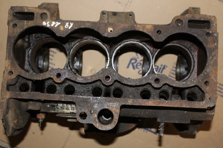 bloc moteur 689.01 RENAULT 8, R1130 - RENAULT - autopieces-ancienne
