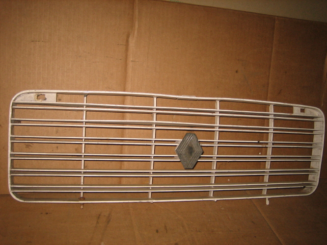 CALANDRE RENAULT 17 - RENAULT - autopieces-ancienne