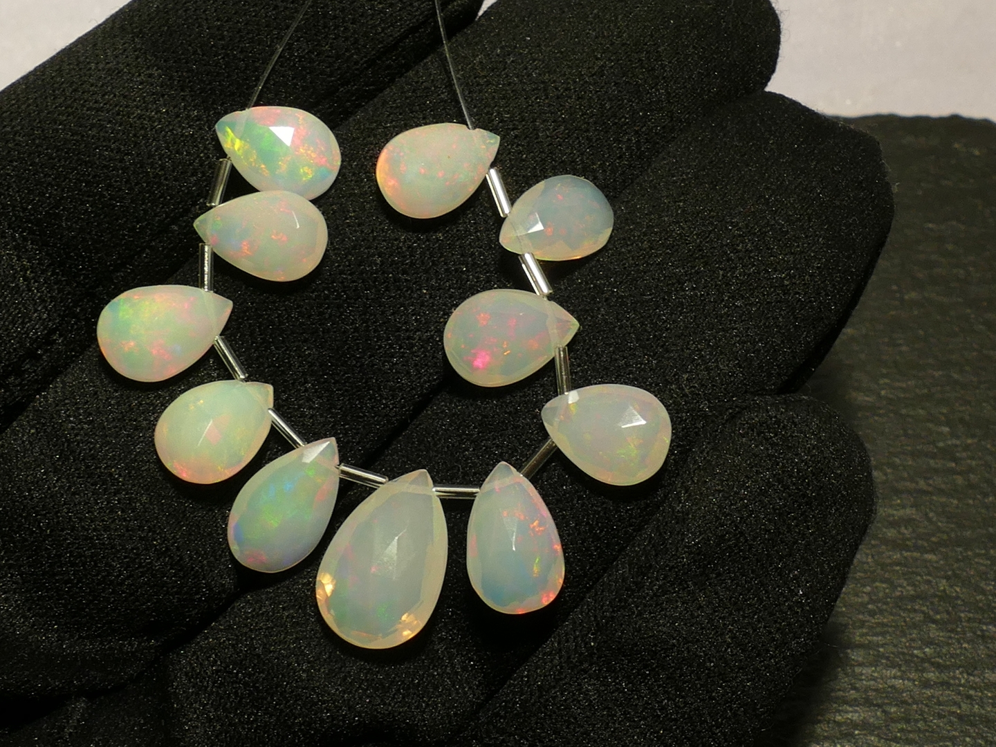 Perles d'Opale noble naturelle d'Ethiopie goutte Gemmes Aventures