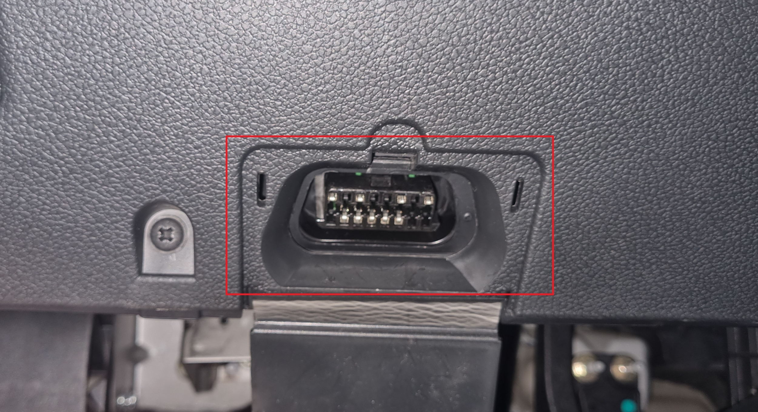 Comment trouver la prise OBD2 sur votre Ford Fiesta 2007