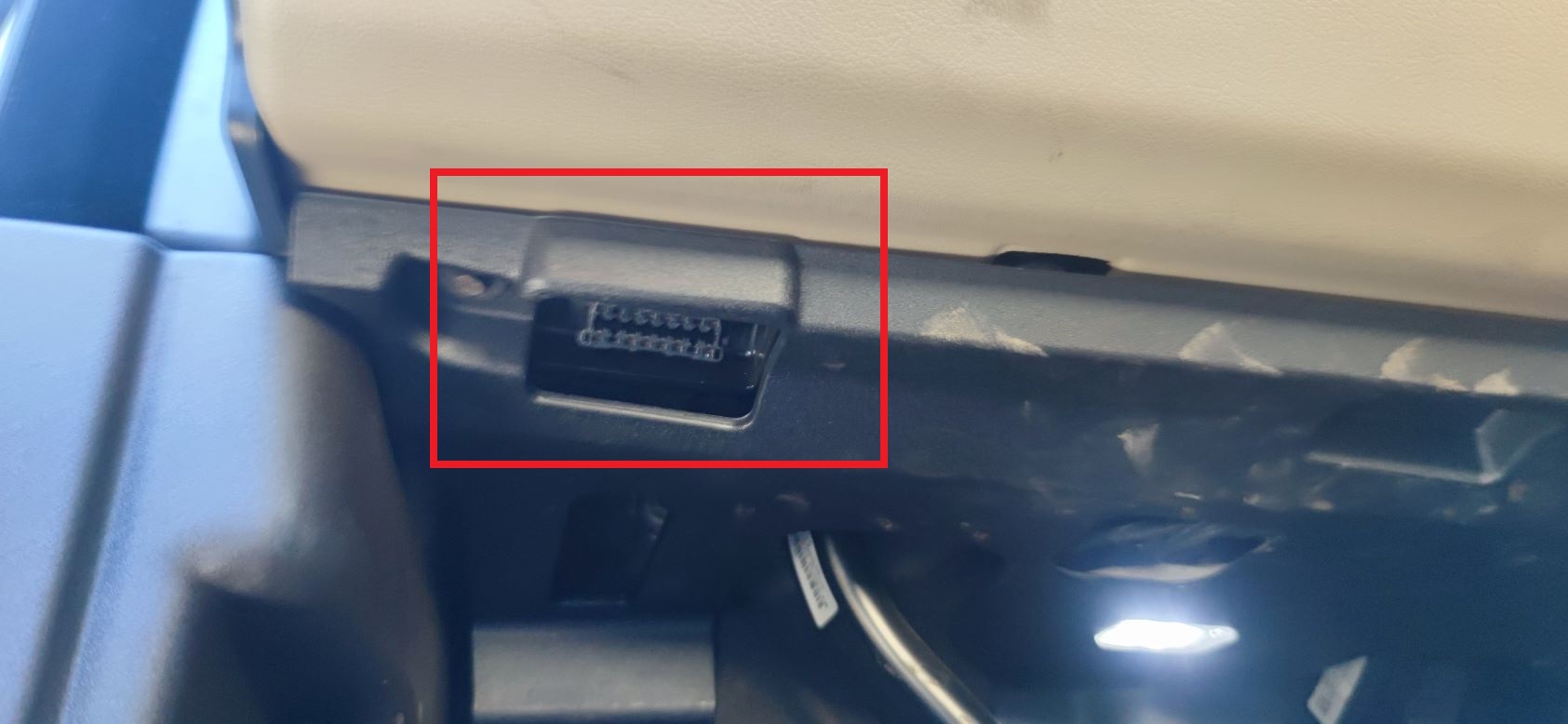 Où se trouve la prise OBD2 sur votre Range Rover
