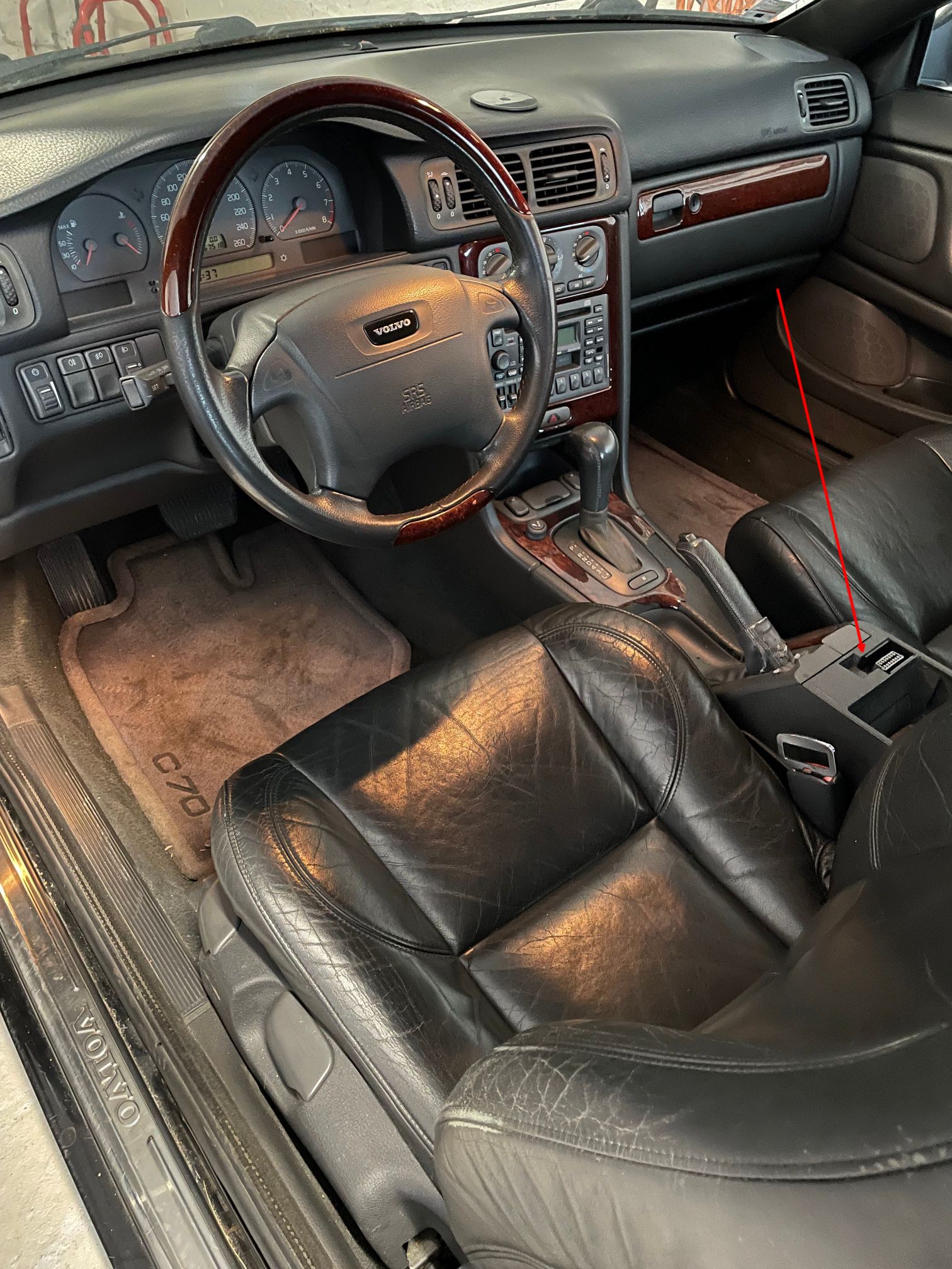 Comment trouver la prise OBD2 sur votre Volvo C70