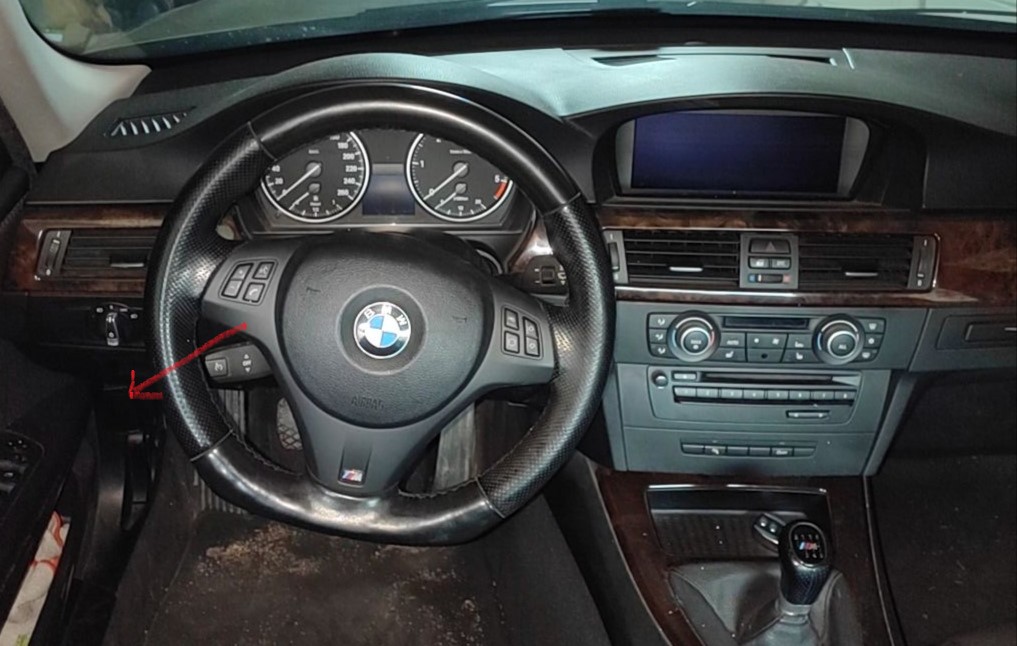 Trouver la prise OBD2 sur votre BMW Série 3 320d E90