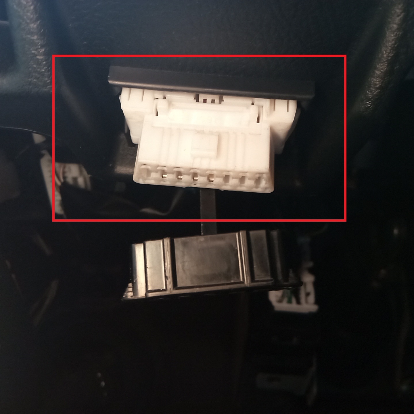 Comment trouver la prise OBD2 sur votre Lexus IS 200