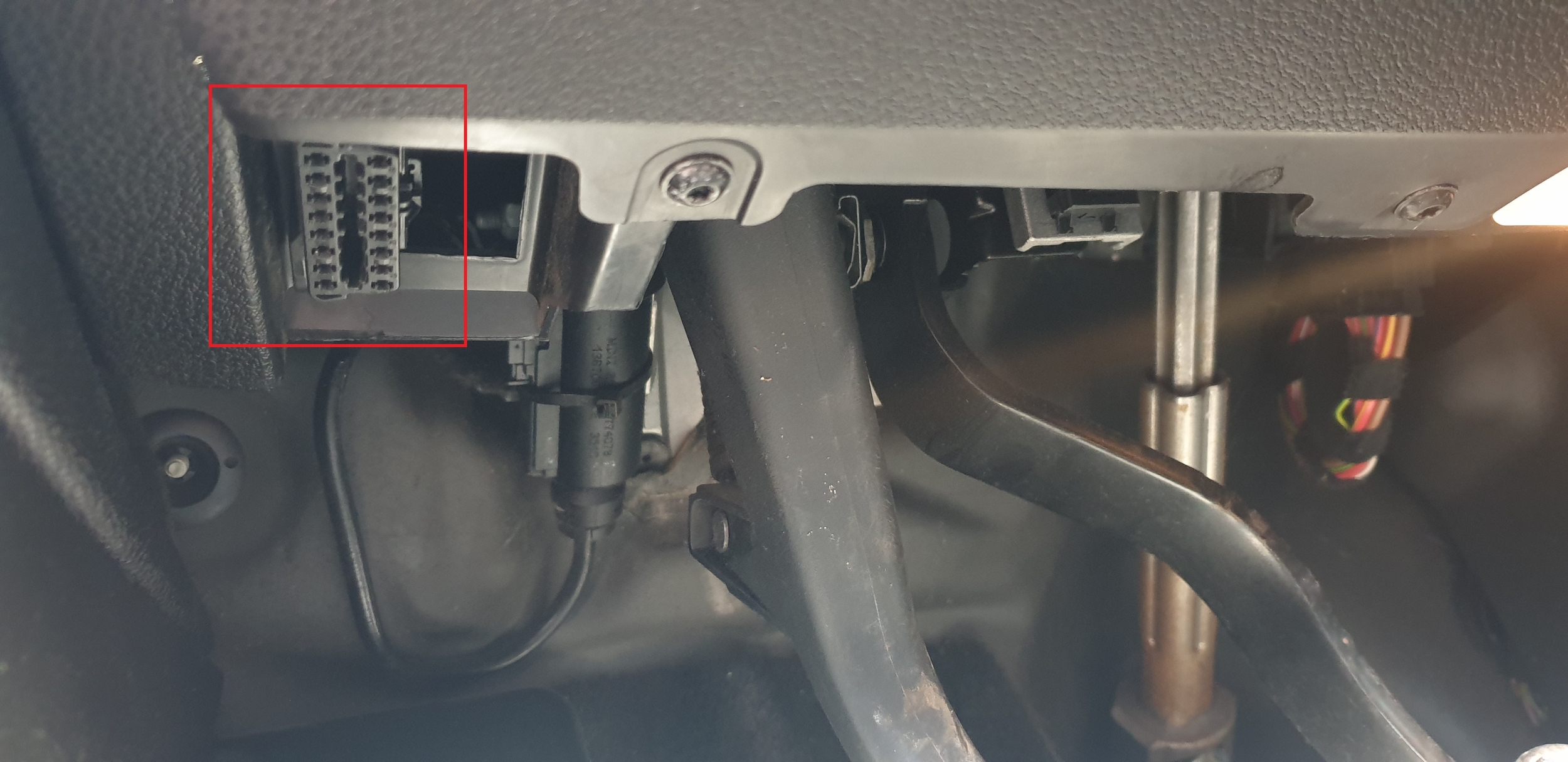 Trouver la prise OBD2 sur votre Mini Cooper S R56