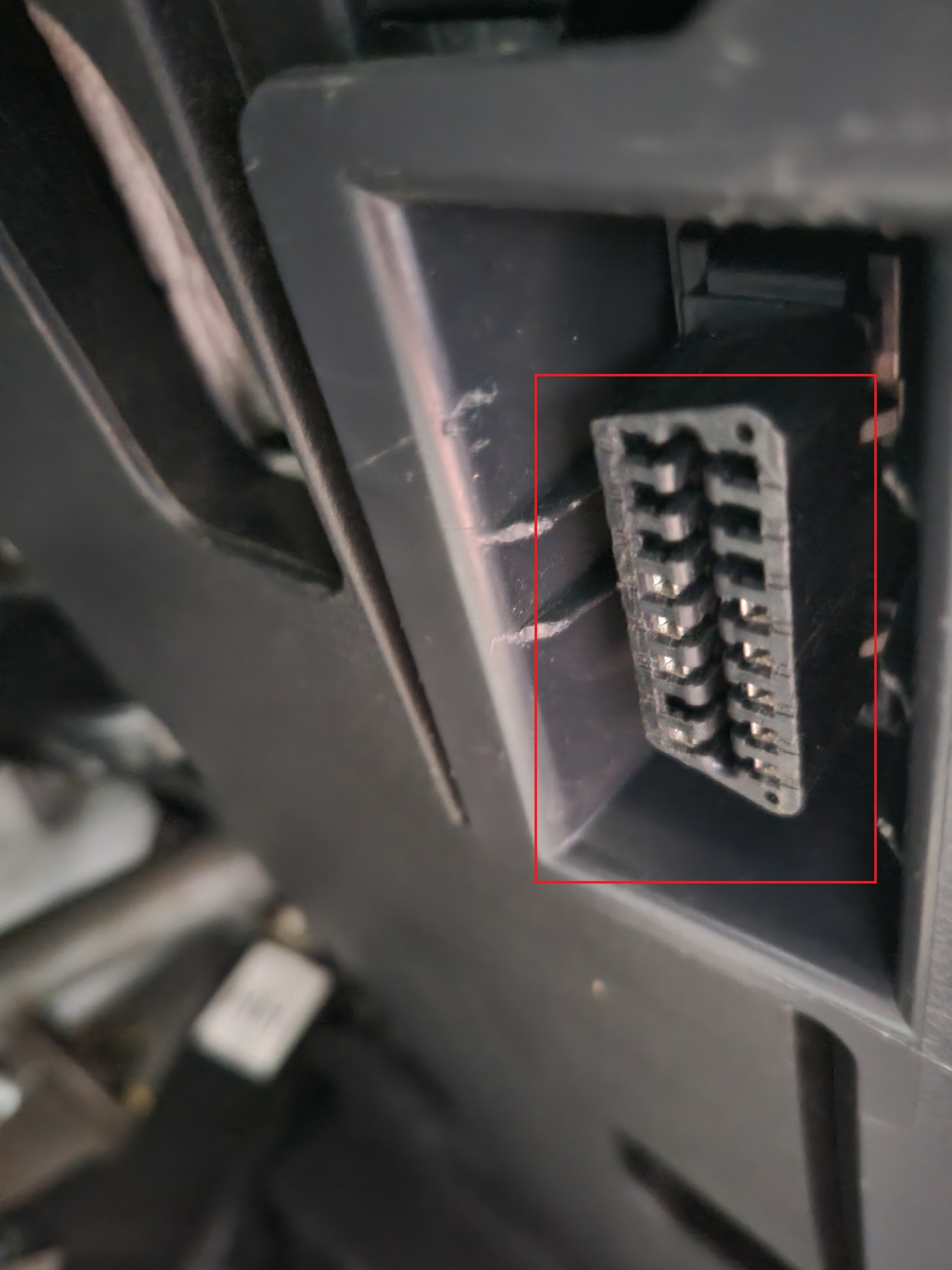 Trouver la prise OBD2 sur Renault Koleos 2.0 dCi 150 ch