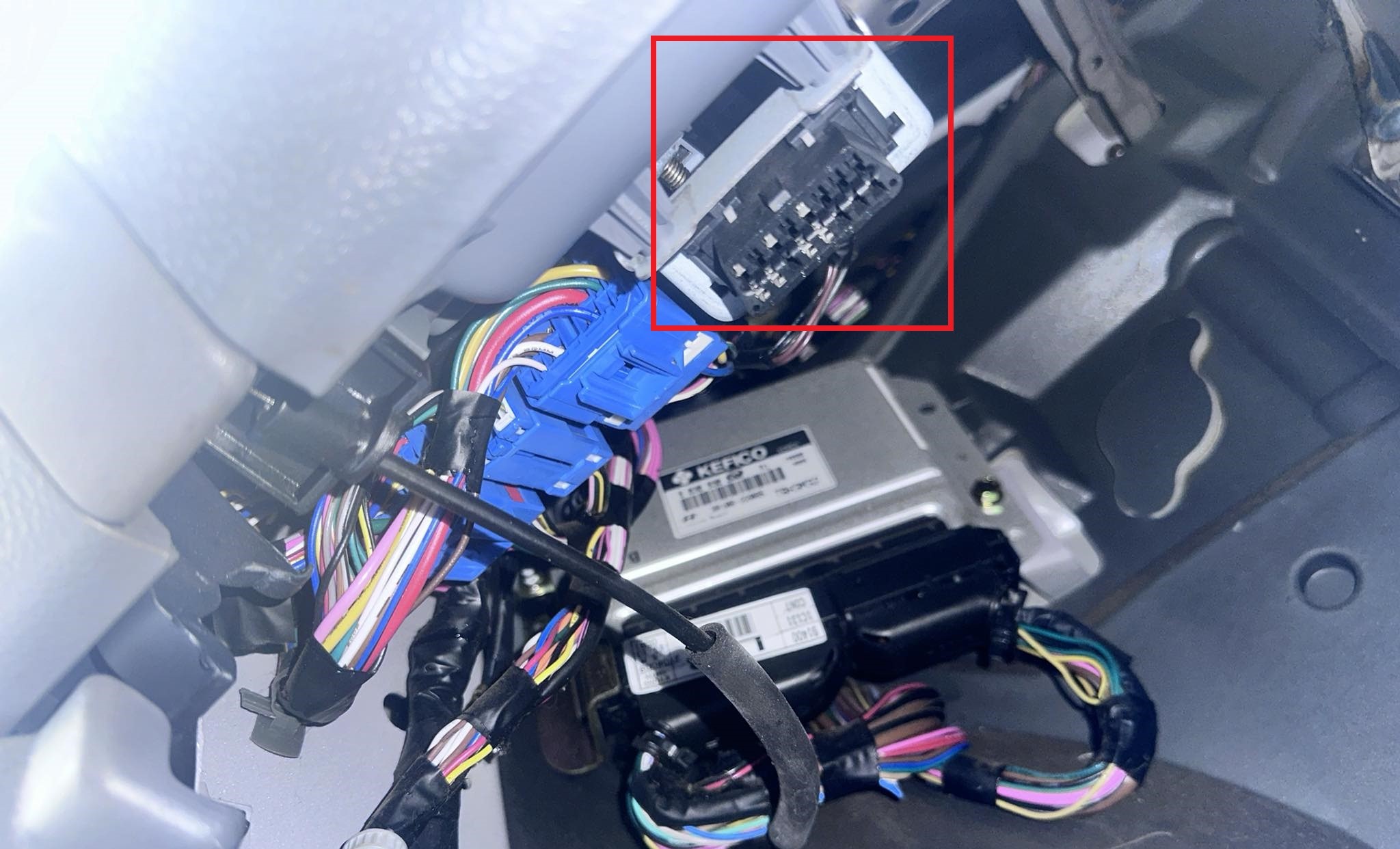 Trouver la prise de diagnostic OBD2 sur Hyundai Getz
