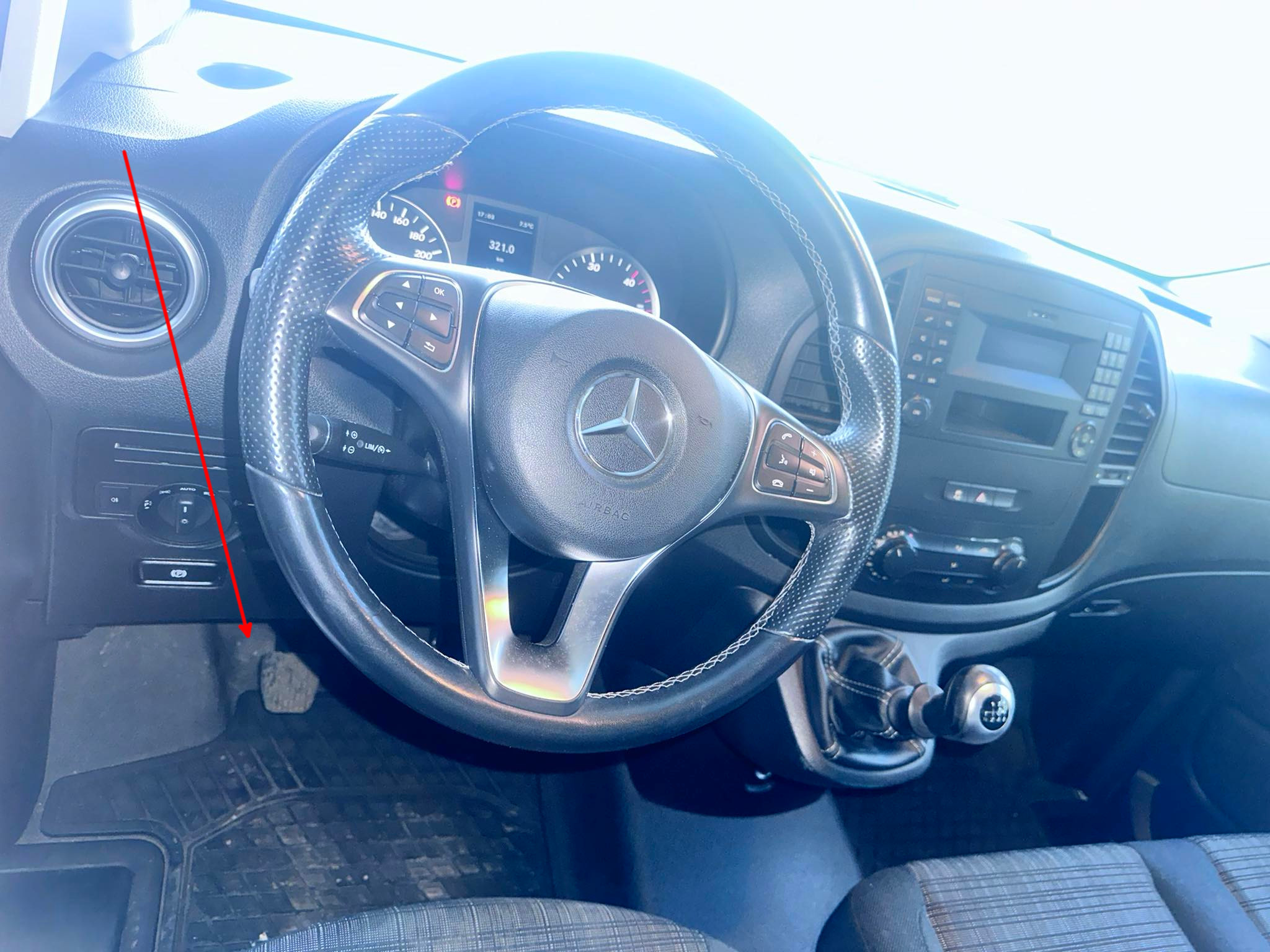 Comment trouver la prise OBD2 sur votre Mercedes Vito