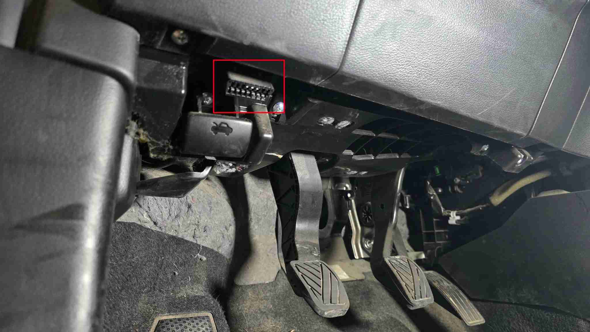 Comment trouver la prise OBD2 sur votre Suzuki Vitara 4