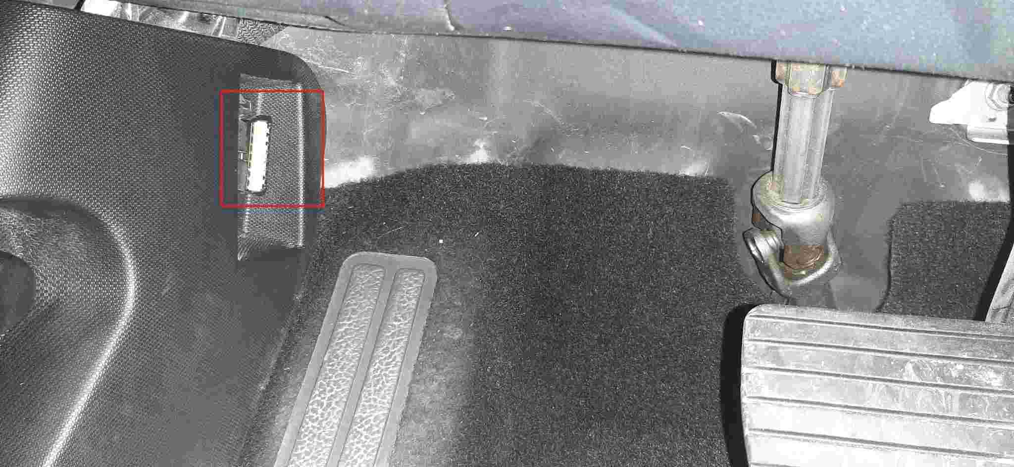 Comment trouver la prise OBD2 sur votre Renault Zoé