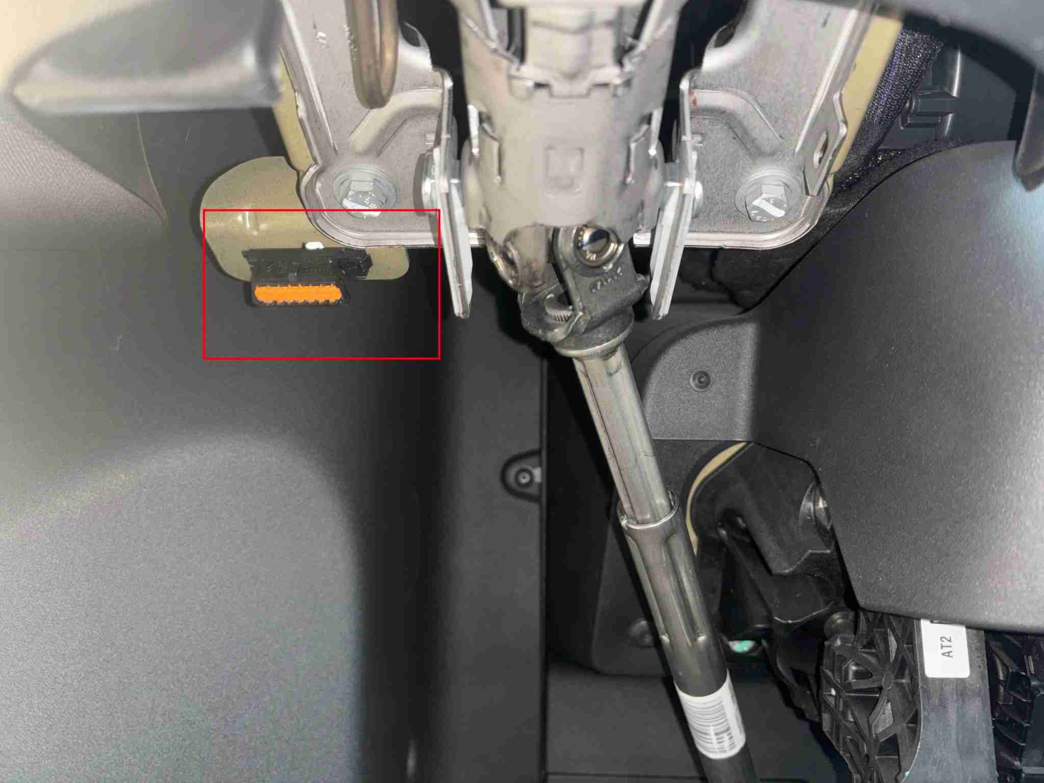 Comment trouver la prise OBD2 sur votre Citroën AMI