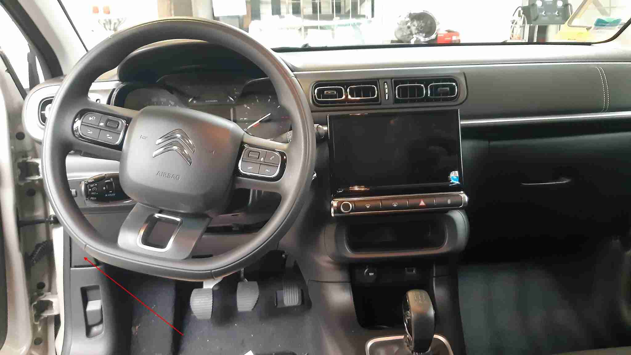 Comment trouver la prise OBD2 sur votre Citroën C3 III