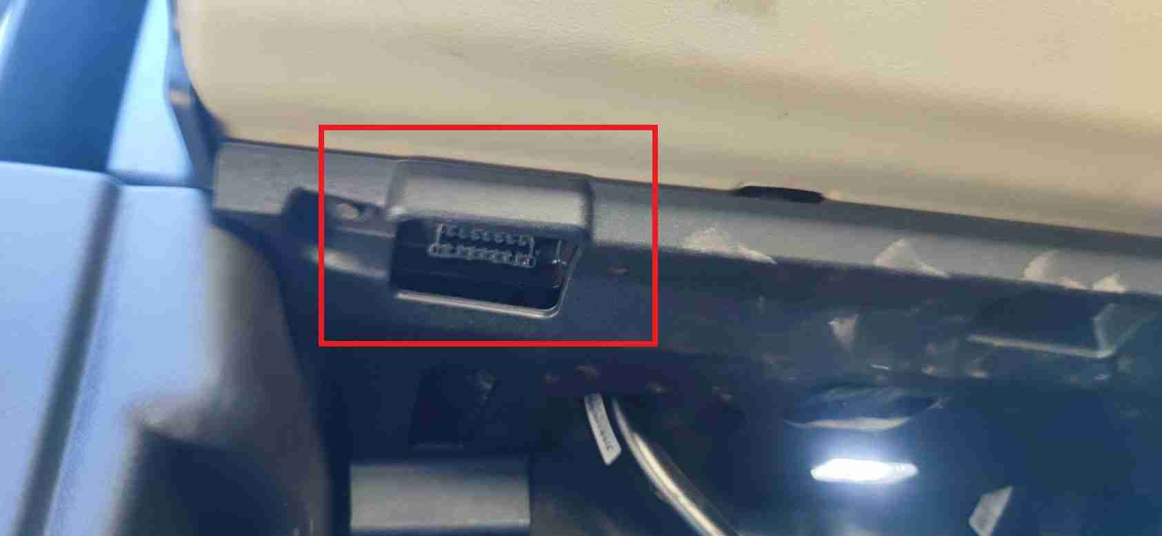Où se trouve la prise OBD2 sur votre Range Rover