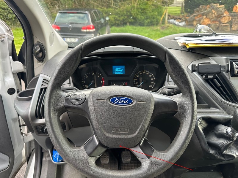 Comment trouver la prise OBD2 sur Ford Transit Custom