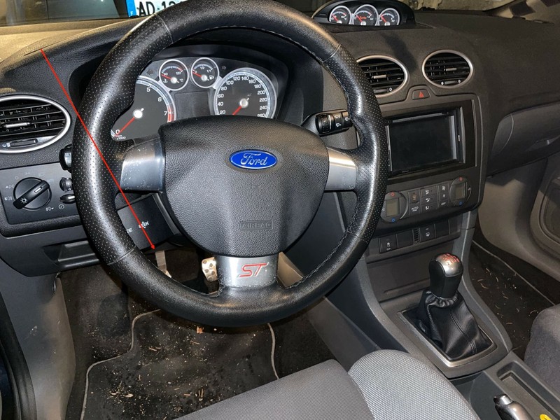 Comment trouver la prise OBD2 sur votre Ford Focus ST