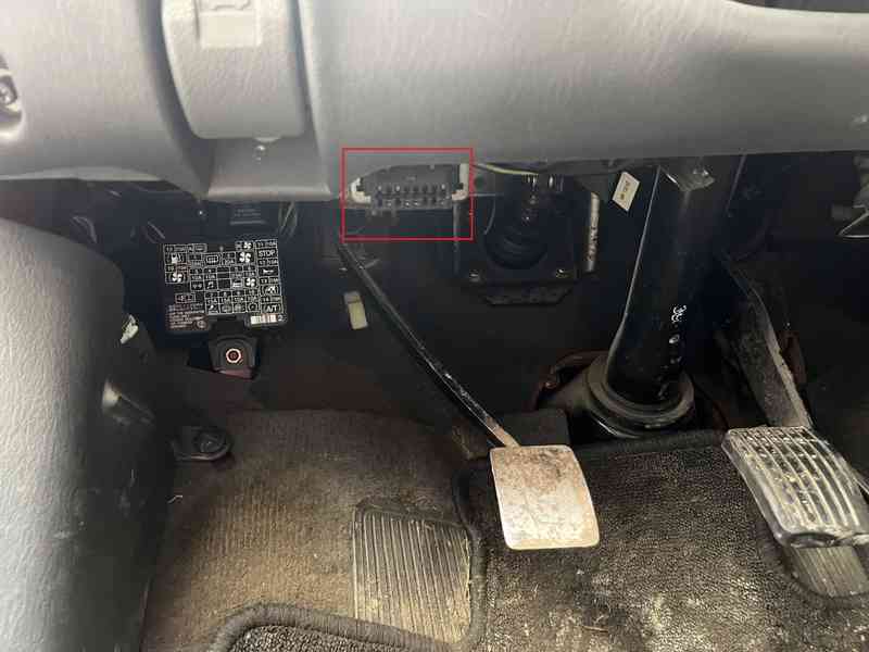 Trouver la prise OBD2 sur votre Mitsubishi L200 K74