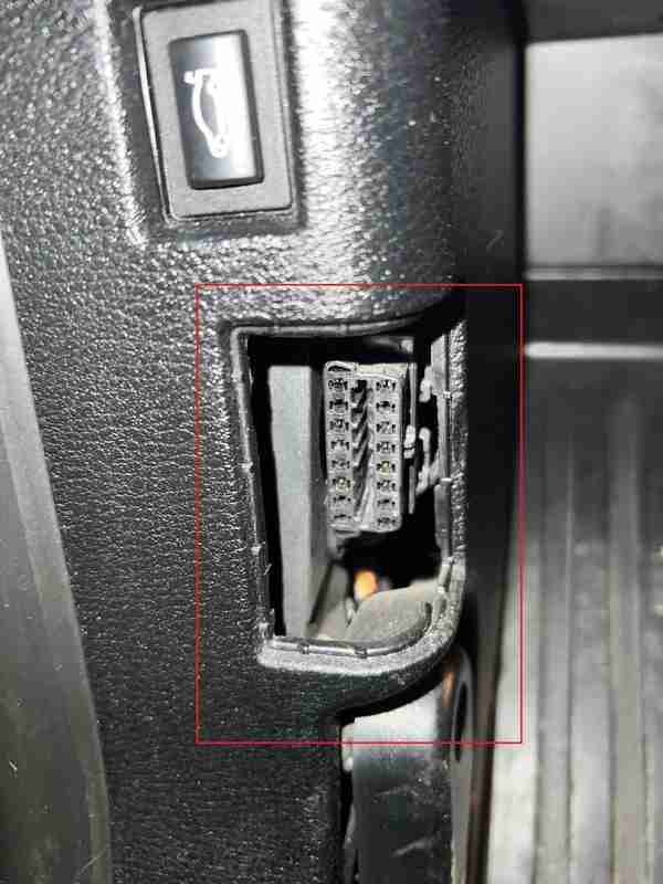 Comment trouver la prise OBD2 sur votre BMW X3 F25 30d