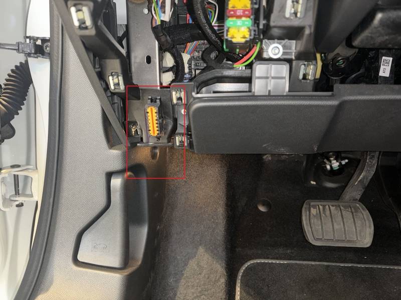Comment trouver la prise OBD2 sur votre Citroën C4X