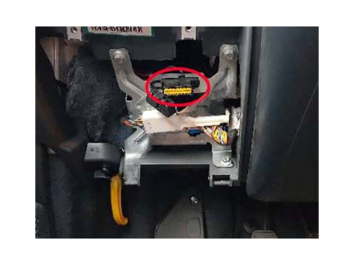 Où est la prise OBD de diagnostic sur Dodge RAM 700