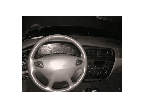 Où est la prise OBD de diagnostic sur Ford Taurus PH 1